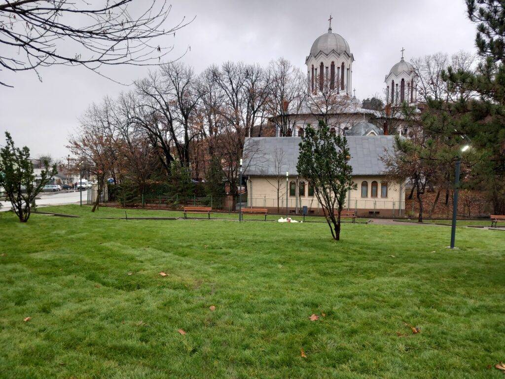 FOTO. Primăria Slatina a reabilitat zona de lângă Catedrala Veche ...