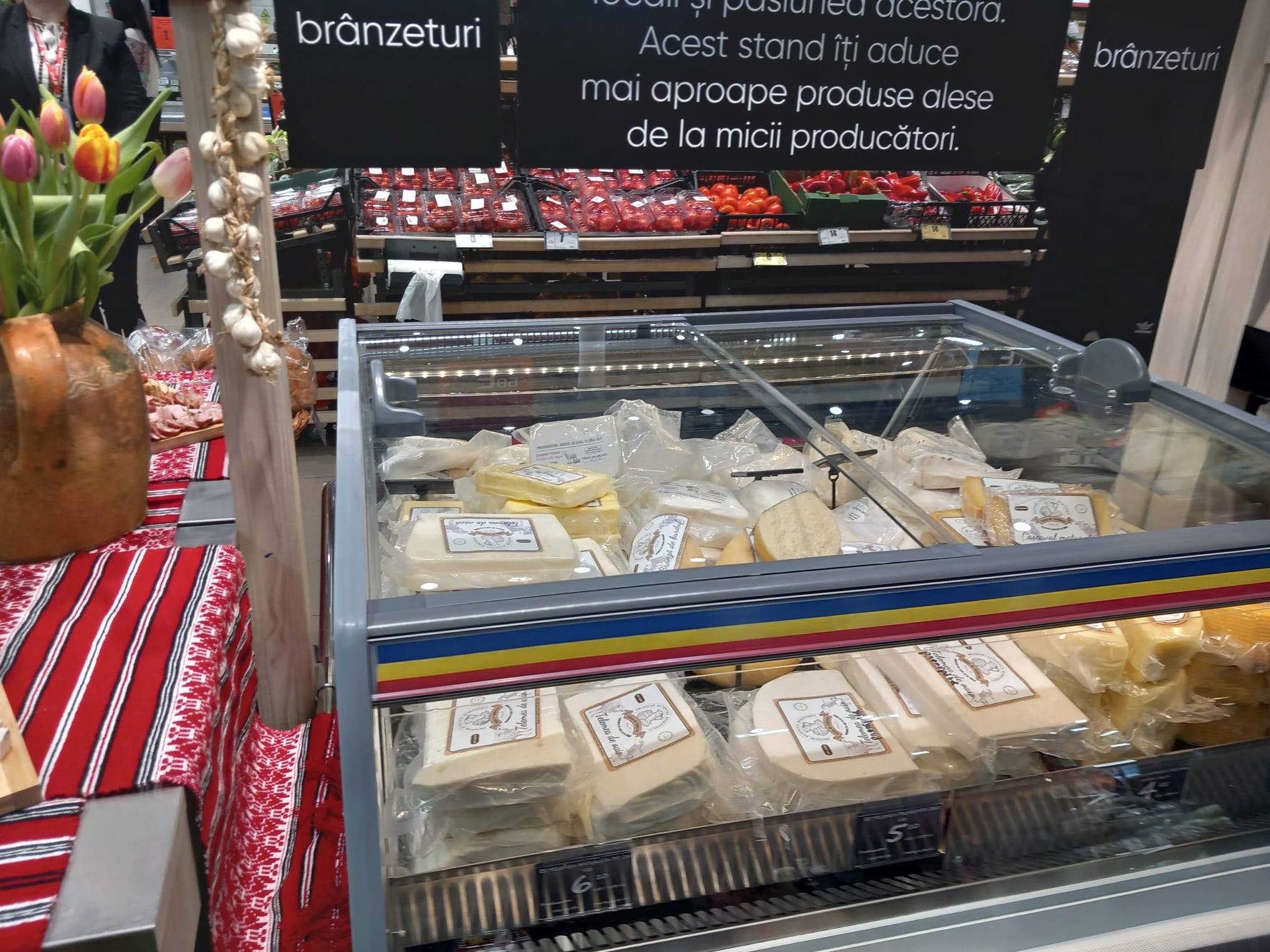 A fost lansat „Raftul cu Bunătăți Locale”, în Slatina. Chesnoiu ...